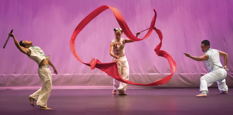 The Graceful Art of Ribbon Dance – The History of Chinese Dance